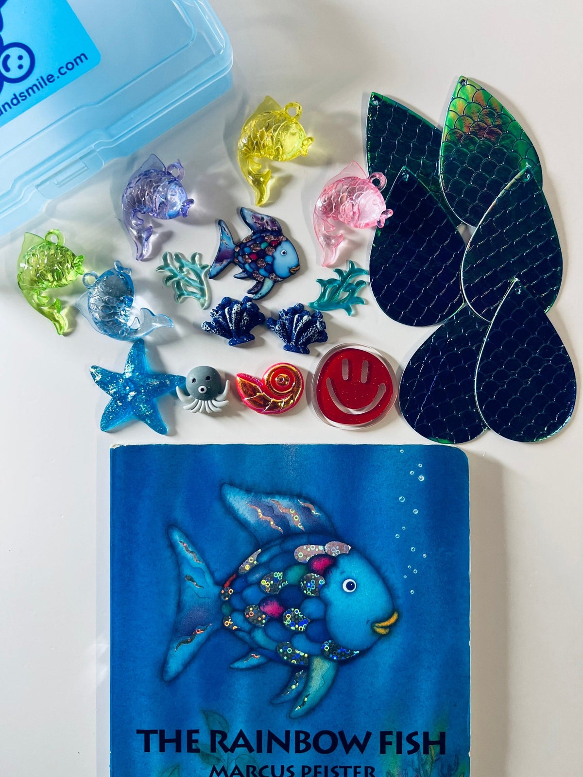 Rainbow Fish Story Kit with Mini Objects – Speech and Smile