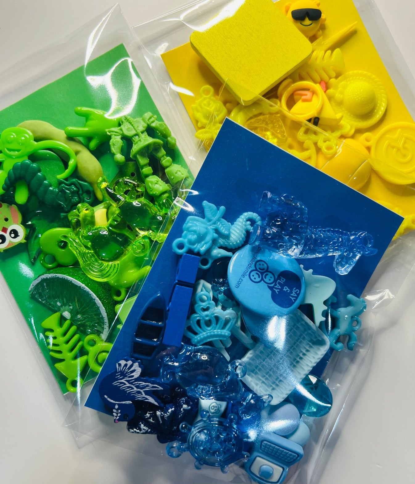 Trinkets for Color Sorting - Pick Your Color - Mini Objects Speech The ...
