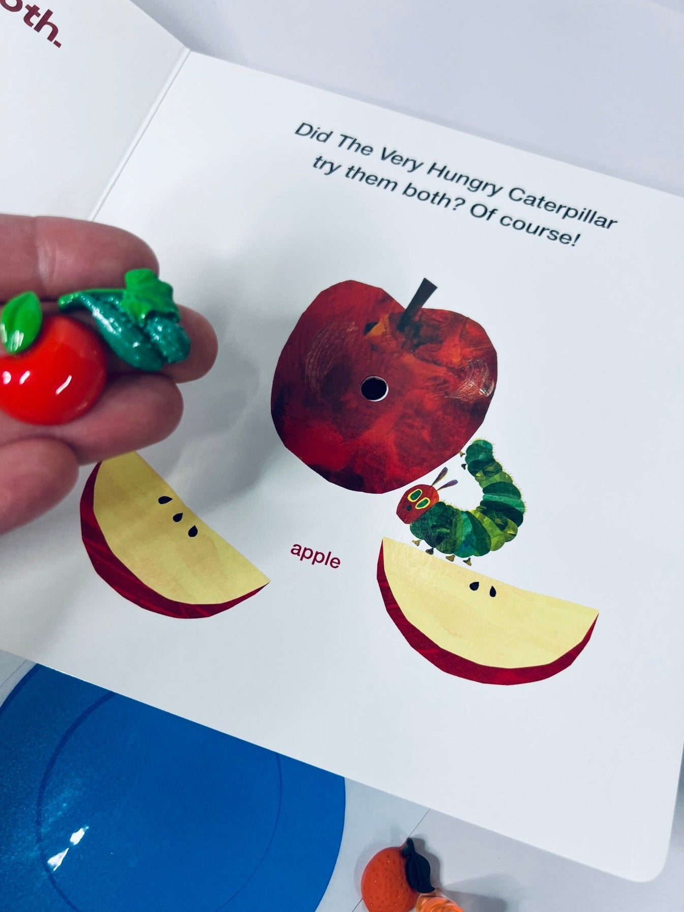 Very Hungry Caterpillar Eats Snacks: Mini Objects & Story Kit for Spee ...